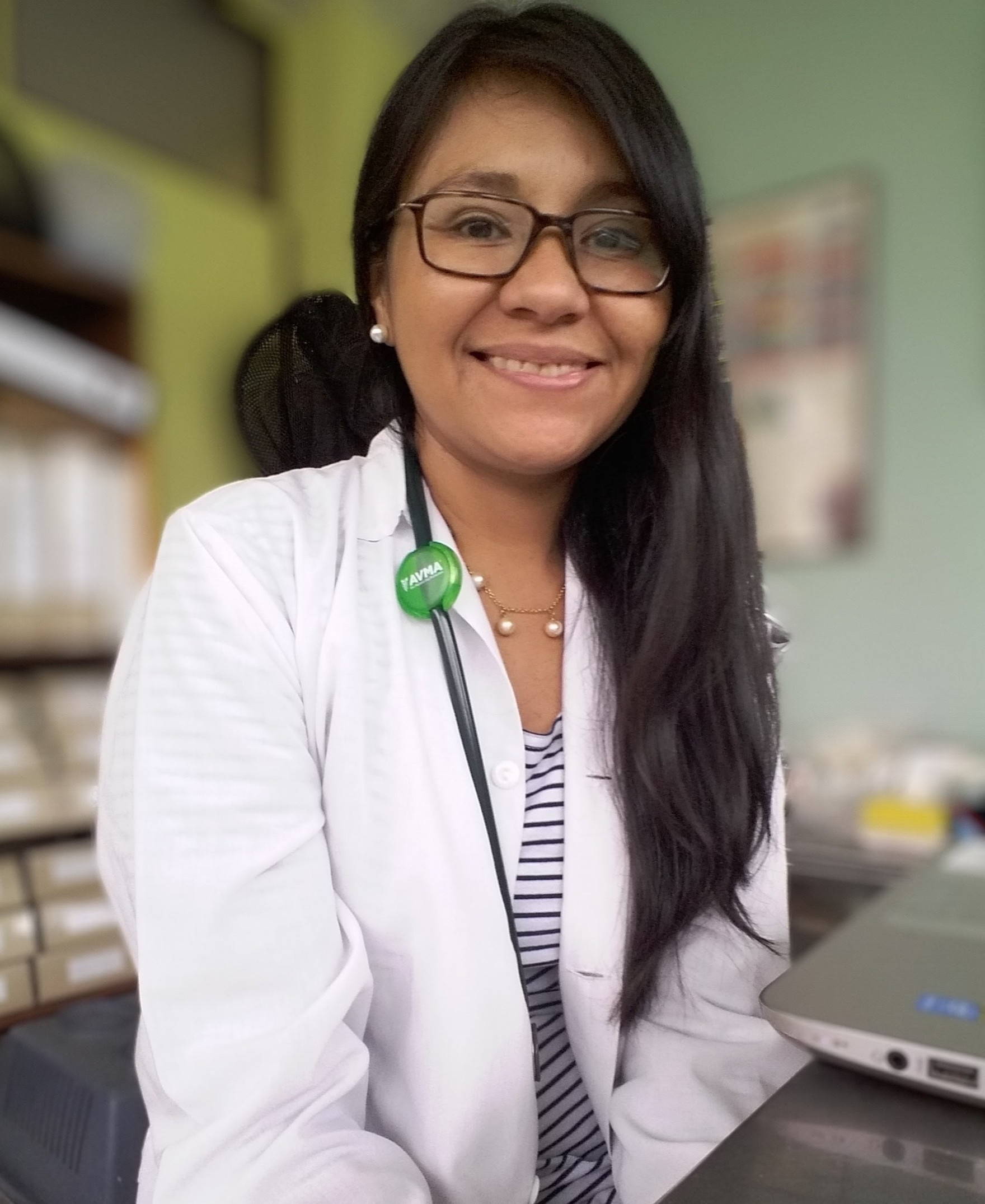 Miryam Quevedo - Hoja Nueva